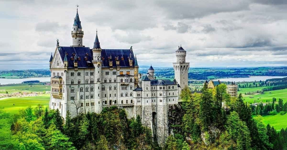 World’s 10 Most Beautiful Castles to Visit in 2025