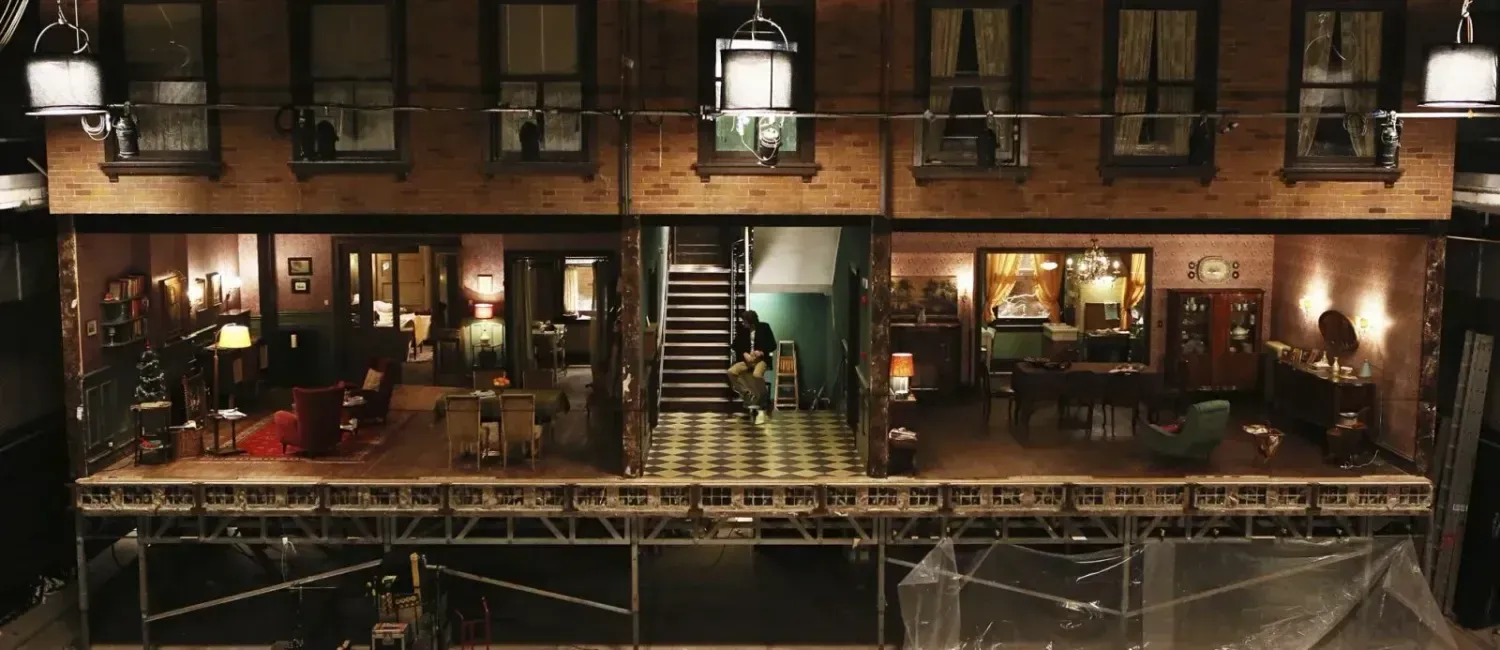 Dalle Origini a Hollywood: La Storia dello Scenografo nel Cinema